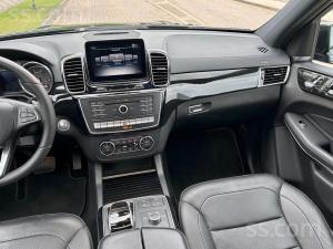 Black Mercedes-Benz GLS 500 2017 in Riga, with an engine capacity of 4.70 L and mileage of 189 thousand km for 28950 €, photo 15 on AUTOMOTO.COM.LV