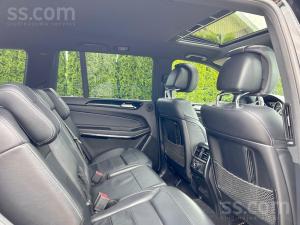 Black Mercedes-Benz GLS 500 2017 in Riga, with an engine capacity of 4.70 L and mileage of 189 thousand km for 28950 €, photo 17 on AUTOMOTO.COM.LV