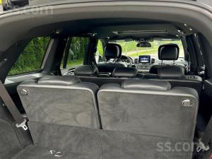 Black Mercedes-Benz GLS 500 2017 in Riga, with an engine capacity of 4.70 L and mileage of 189 thousand km for 28950 €, photo 19 on AUTOMOTO.COM.LV