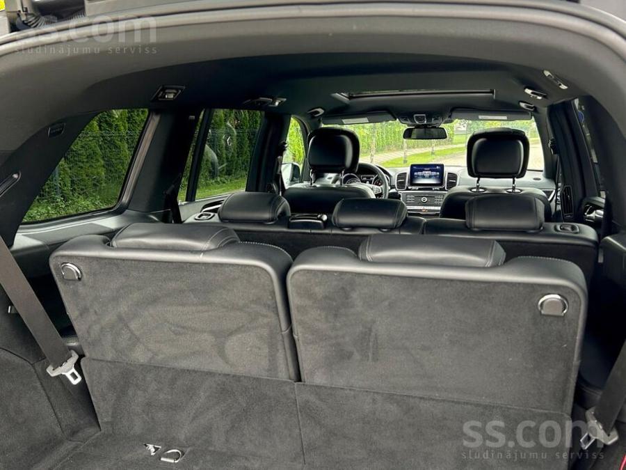 Black Mercedes-Benz GLS 500 2017 in Riga, with an engine capacity of 4.70 L and mileage of 189 thousand km for 28950 €, photo 19 on AUTOMOTO.COM.LV