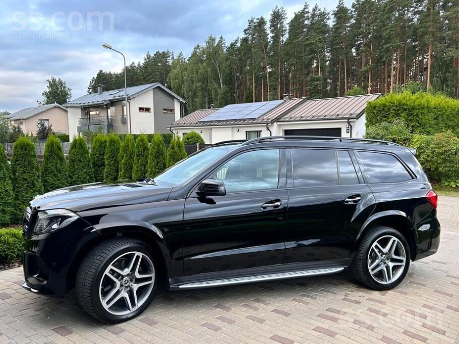 Black Mercedes-Benz GLS 500 2017 in Riga, with an engine capacity of 4.70 L and mileage of 196 thousand km for 25000 €, photo 4 on AUTOMOTO.COM.LV