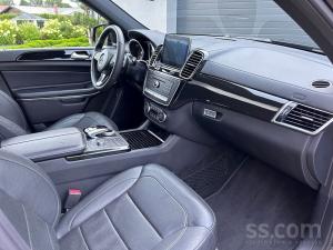 Black Mercedes-Benz GLS 500 2017 in Riga, with an engine capacity of 4.70 L and mileage of 196 thousand km for 25000 €, photo 6 on AUTOMOTO.COM.LV