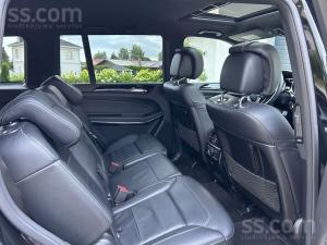 Black Mercedes-Benz GLS 500 2017 in Riga, with an engine capacity of 4.70 L and mileage of 196 thousand km for 25000 €, photo 8 on AUTOMOTO.COM.LV
