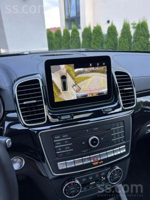 Black Mercedes-Benz GLS 500 2017 in Riga, with an engine capacity of 4.70 L and mileage of 196 thousand km for 25000 €, photo 9 on AUTOMOTO.COM.LV