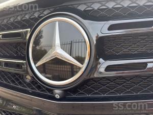 Black Mercedes-Benz GLS 500 2019 in Riga, with an engine capacity of 4.70 L and mileage of 80 thousand km for 50000 €, photo 4 on AUTOMOTO.COM.LV