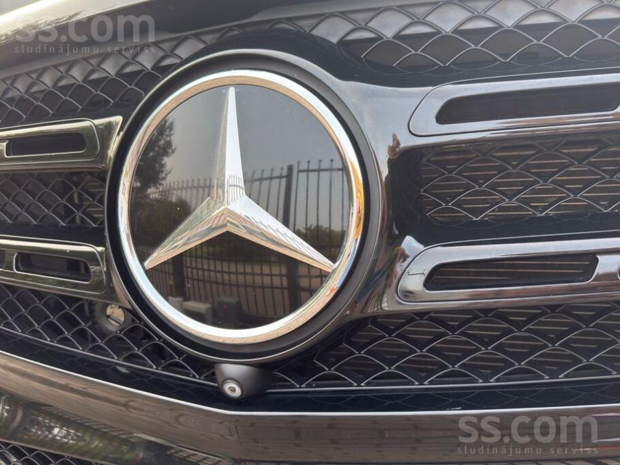 Black Mercedes-Benz GLS 500 2019 in Riga, with an engine capacity of 4.70 L and mileage of 80 thousand km for 50000 €, photo 4 on AUTOMOTO.COM.LV