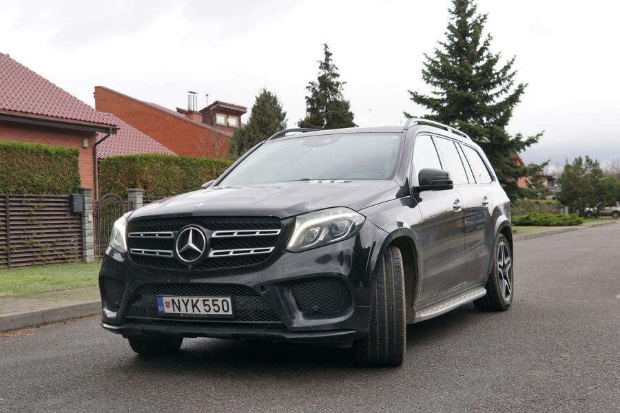 Melns Mercedes-Benz GLS 550 2017 Kauņa, ar dzinēja tilpumu 4.70 L un nobraukumu 181 tūkst. km par 19999 €, foto 1 vietnē AUTOMOTO.COM.LV