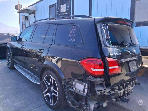 Black Mercedes-Benz GLS 550 2017 in Siauliai, with an engine capacity of 4.70 L and mileage of 144 thousand km for 14990 €, photo 3 on AUTOMOTO.COM.LV