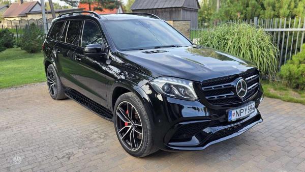 Melns Mercedes-Benz GLS 550 2017 Šauļi, ar dzinēja tilpumu 4.66 L un nobraukumu 200 tūkst. km par 33900 €, foto 3 vietnē AUTOMOTO.COM.LV