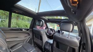 Черный Мерседес GLS 550 2017 в Шяуляй, объемом двигателя 4.66 л и пробегом 200 тыс. км за 33900 €, фото 23 на AUTOMOTO.COM.LV