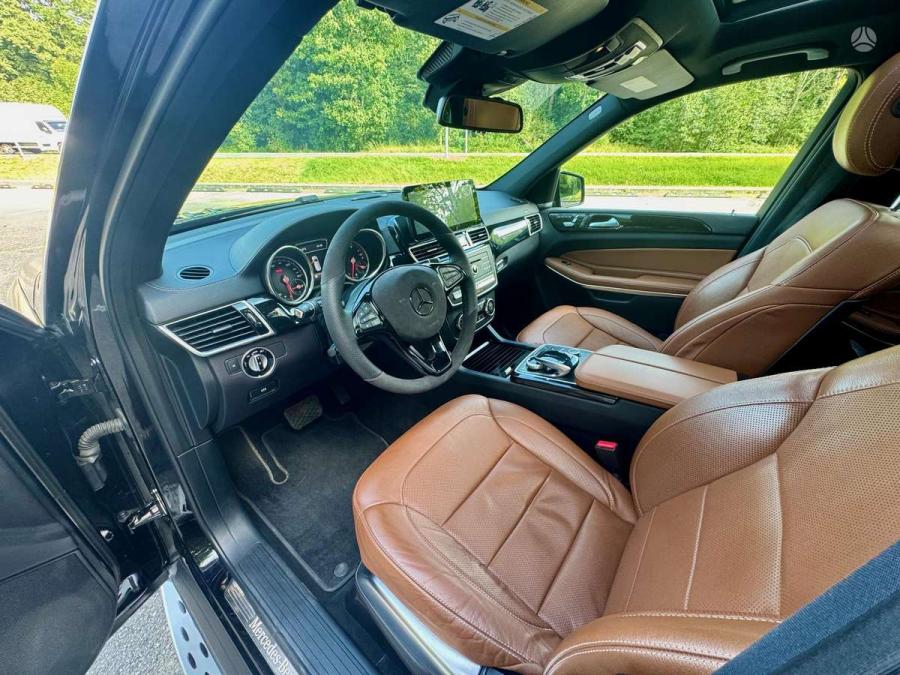 Melns Mercedes-Benz GLS 550 2017 Klaipėda, ar dzinēja tilpumu 4.66 L un nobraukumu 236 tūkst. km par 28700 €, foto 10 vietnē AUTOMOTO.COM.LV