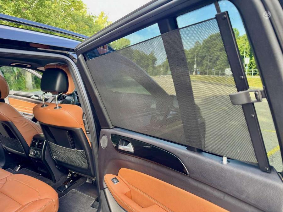 Melns Mercedes-Benz GLS 550 2017 Klaipėda, ar dzinēja tilpumu 4.66 L un nobraukumu 236 tūkst. km par 28700 €, foto 16 vietnē AUTOMOTO.COM.LV