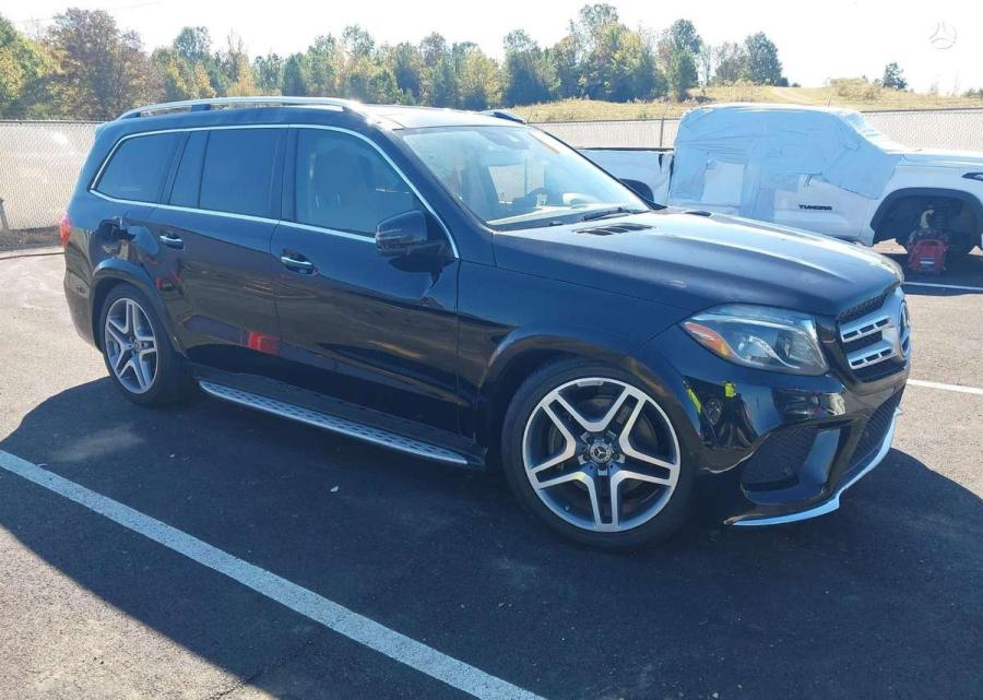 Black Mercedes-Benz GLS 550 2018 in Siauliai, with an engine capacity of 4.70 L and mileage of 184 thousand km for 16900 €, photo 2 on AUTOMOTO.COM.LV