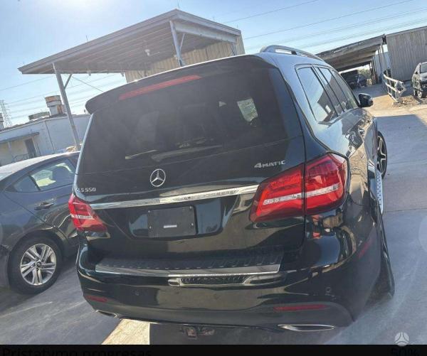 Black Mercedes-Benz GLS 550 2018 in Vilnius, with an engine capacity of 4.70 L and mileage of 160 thousand km for 18150 €, photo 4 on AUTOMOTO.COM.LV
