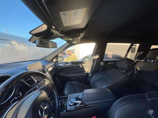 Black Mercedes-Benz GLS 550 2018 in Vilnius, with an engine capacity of 4.70 L and mileage of 160 thousand km for 18150 €, photo 10 on AUTOMOTO.COM.LV