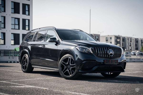 Melns Mercedes-Benz GLS 550 2018 Viļņa, ar dzinēja tilpumu 4.70 L un nobraukumu 177 tūkst. km par 38950 €, foto 1 vietnē AUTOMOTO.COM.LV