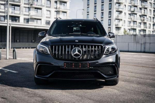 Melns Mercedes-Benz GLS 550 2018 Viļņa, ar dzinēja tilpumu 4.70 L un nobraukumu 177 tūkst. km par 38950 €, foto 2 vietnē AUTOMOTO.COM.LV
