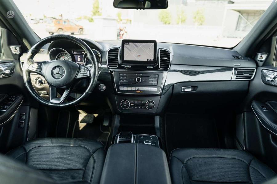 Черный Мерседес GLS 550 2018 в Вильнюс, объемом двигателя 4.70 л и пробегом 177 тыс. км за 38950 €, фото 17 на AUTOMOTO.COM.LV