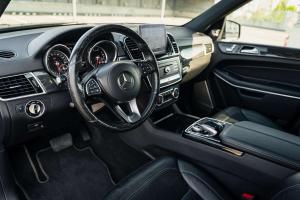 Черный Мерседес GLS 550 2018 в Вильнюс, объемом двигателя 4.70 л и пробегом 177 тыс. км за 38950 €, фото 25 на AUTOMOTO.COM.LV