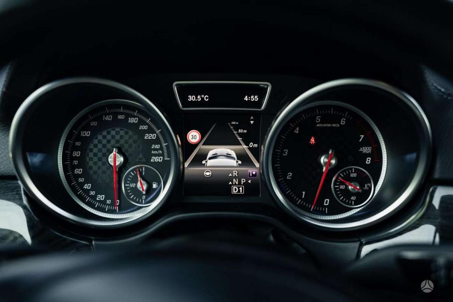 Melns Mercedes-Benz GLS 550 2018 Viļņa, ar dzinēja tilpumu 4.70 L un nobraukumu 177 tūkst. km par 38950 €, foto 33 vietnē AUTOMOTO.COM.LV