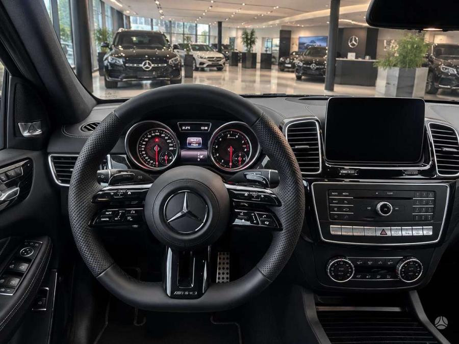 Melns Mercedes-Benz GLS 550 2018 Viļņa, ar dzinēja tilpumu 4.70 L un nobraukumu 177 tūkst. km par 35950 €, foto 3 vietnē AUTOMOTO.COM.LV