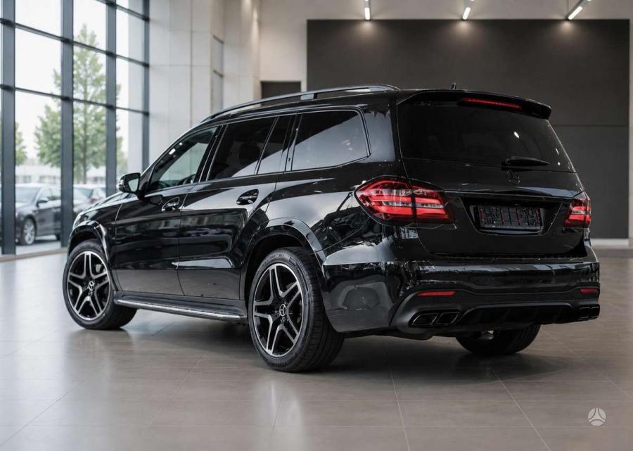 Melns Mercedes-Benz GLS 550 2018 Viļņa, ar dzinēja tilpumu 4.70 L un nobraukumu 177 tūkst. km par 35950 €, foto 6 vietnē AUTOMOTO.COM.LV