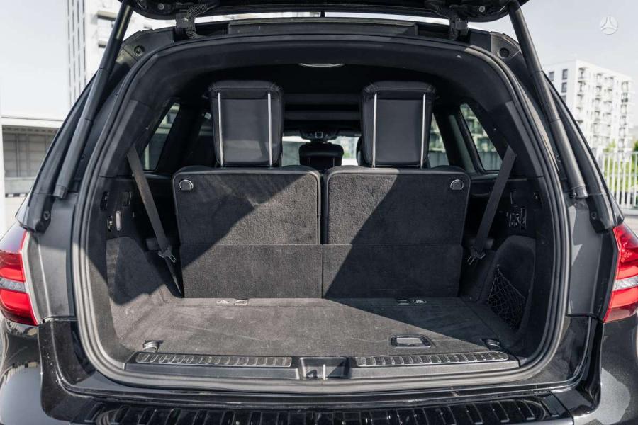 Melns Mercedes-Benz GLS 550 2018 Viļņa, ar dzinēja tilpumu 4.70 L un nobraukumu 177 tūkst. km par 35950 €, foto 44 vietnē AUTOMOTO.COM.LV