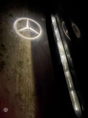 Melns Mercedes-Benz GLS 550 2018 Viļņa, ar dzinēja tilpumu 4.70 L un nobraukumu 177 tūkst. km par 35950 €, foto 60 vietnē AUTOMOTO.COM.LV