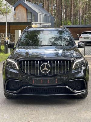 Black Mercedes-Benz GLS 550 2018 in Vilnius, with an engine capacity of 4.70 L and mileage of 177 thousand km for 32900 €, photo 3 on AUTOMOTO.COM.LV