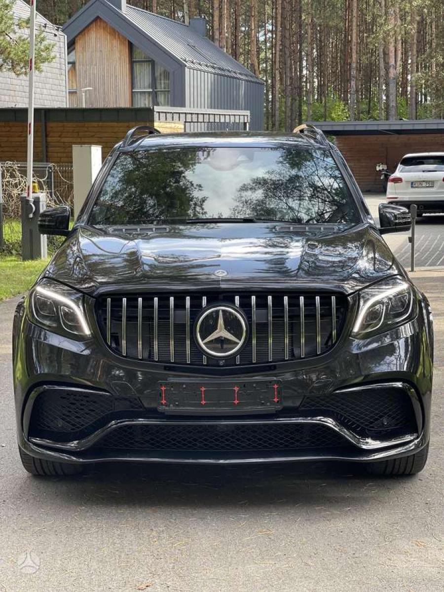 Black Mercedes-Benz GLS 550 2018 in Vilnius, with an engine capacity of 4.70 L and mileage of 177 thousand km for 32900 €, photo 3 on AUTOMOTO.COM.LV