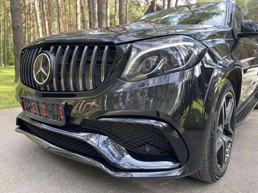 Black Mercedes-Benz GLS 550 2018 in Vilnius, with an engine capacity of 4.70 L and mileage of 177 thousand km for 32900 €, photo 7 on AUTOMOTO.COM.LV