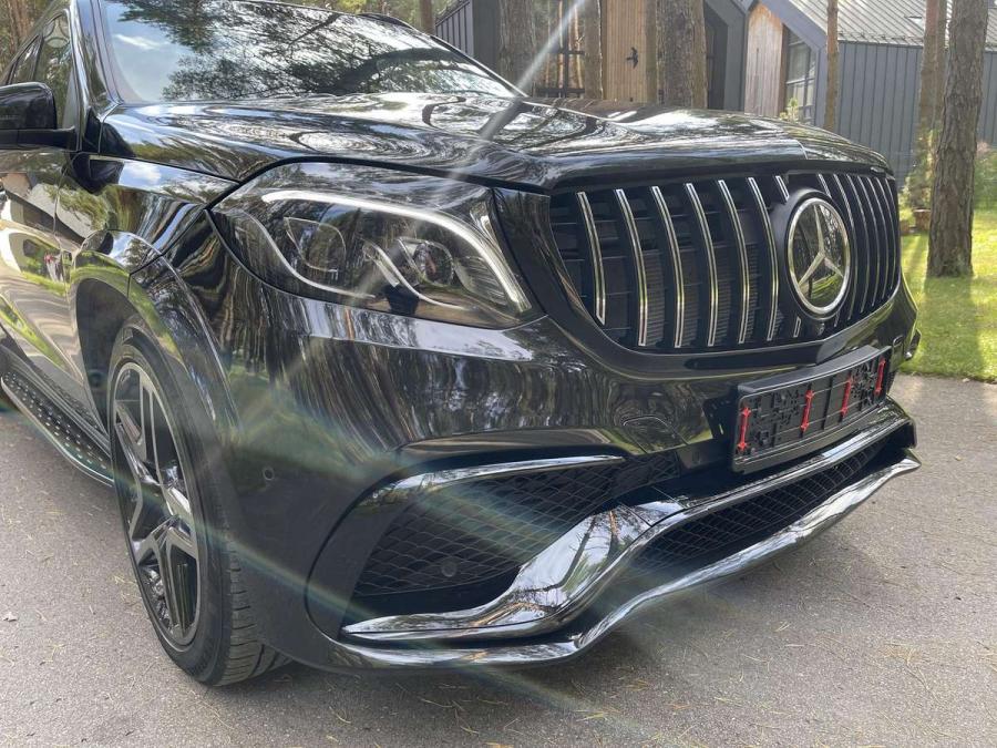 Black Mercedes-Benz GLS 550 2018 in Vilnius, with an engine capacity of 4.70 L and mileage of 177 thousand km for 32900 €, photo 10 on AUTOMOTO.COM.LV