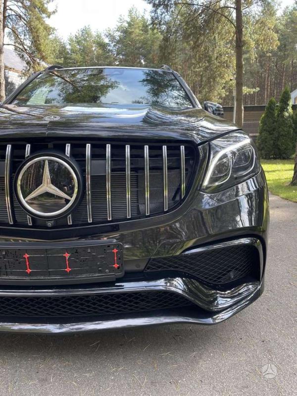 Black Mercedes-Benz GLS 550 2018 in Vilnius, with an engine capacity of 4.70 L and mileage of 177 thousand km for 32900 €, photo 11 on AUTOMOTO.COM.LV