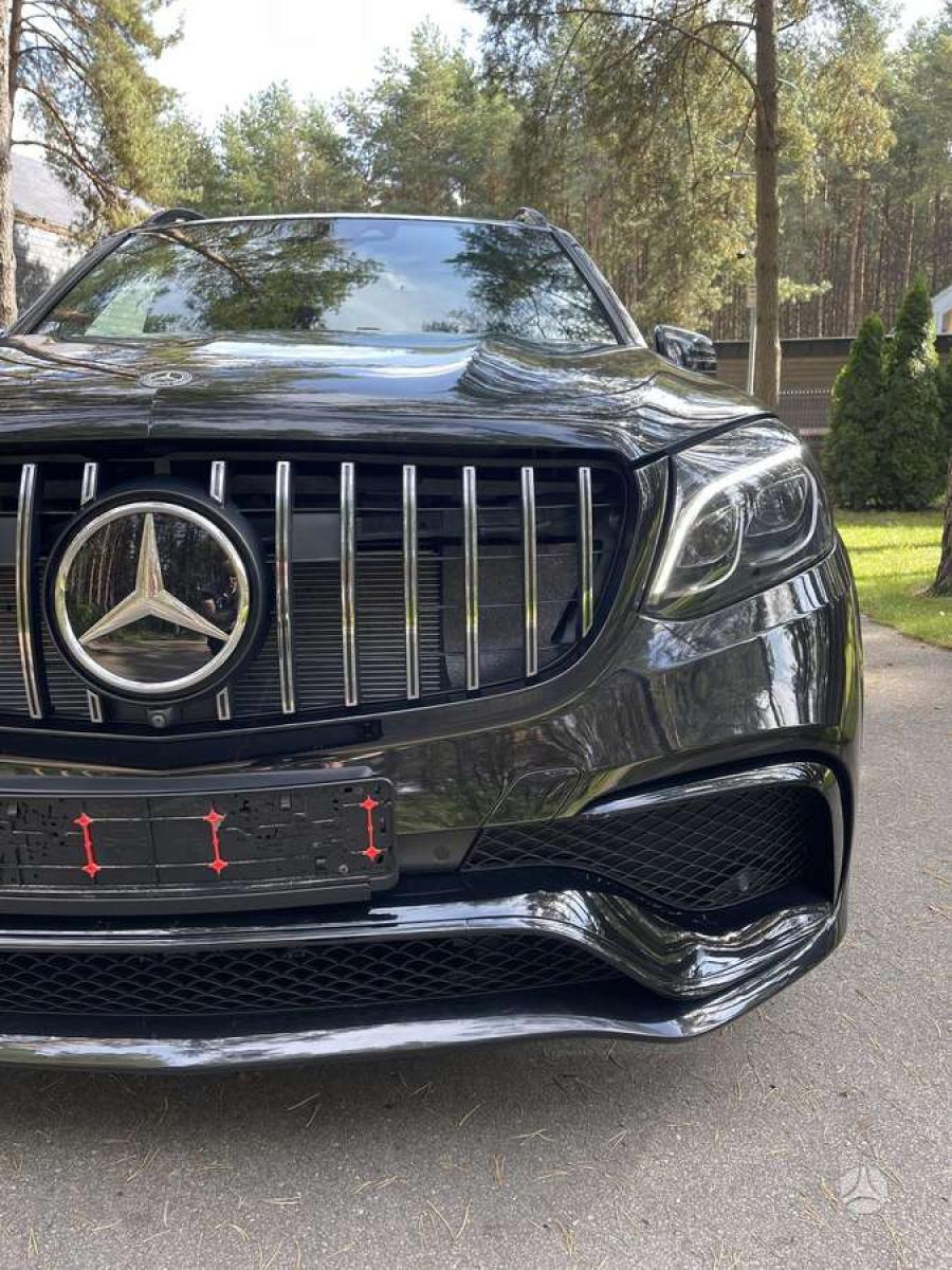 Black Mercedes-Benz GLS 550 2018 in Vilnius, with an engine capacity of 4.70 L and mileage of 177 thousand km for 32900 €, photo 11 on AUTOMOTO.COM.LV