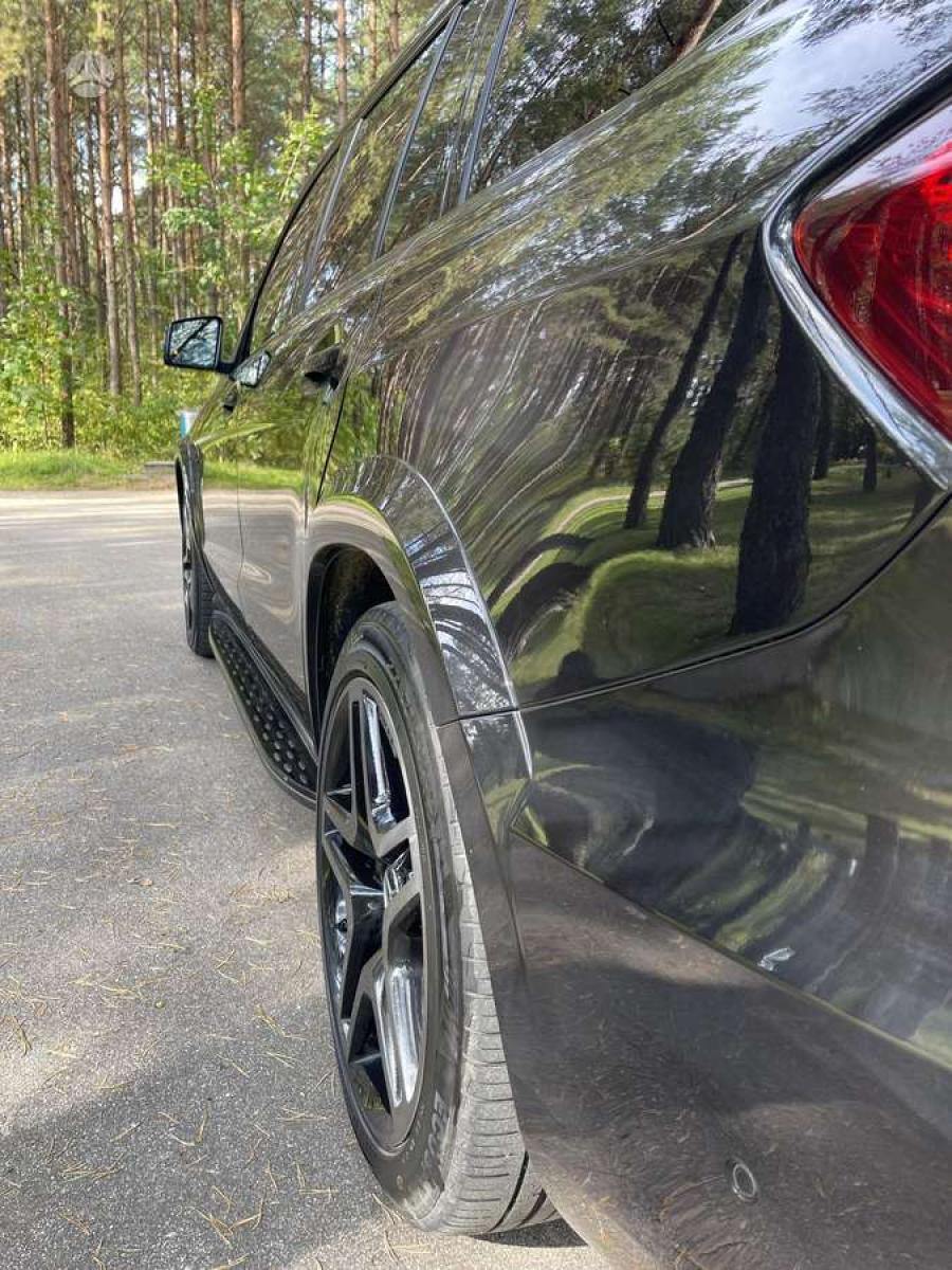 Black Mercedes-Benz GLS 550 2018 in Vilnius, with an engine capacity of 4.70 L and mileage of 177 thousand km for 32900 €, photo 12 on AUTOMOTO.COM.LV