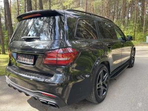 Black Mercedes-Benz GLS 550 2018 in Vilnius, with an engine capacity of 4.70 L and mileage of 177 thousand km for 32900 €, photo 15 on AUTOMOTO.COM.LV