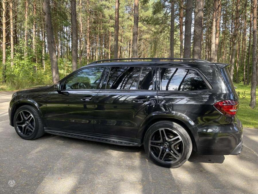 Black Mercedes-Benz GLS 550 2018 in Vilnius, with an engine capacity of 4.70 L and mileage of 177 thousand km for 32900 €, photo 17 on AUTOMOTO.COM.LV