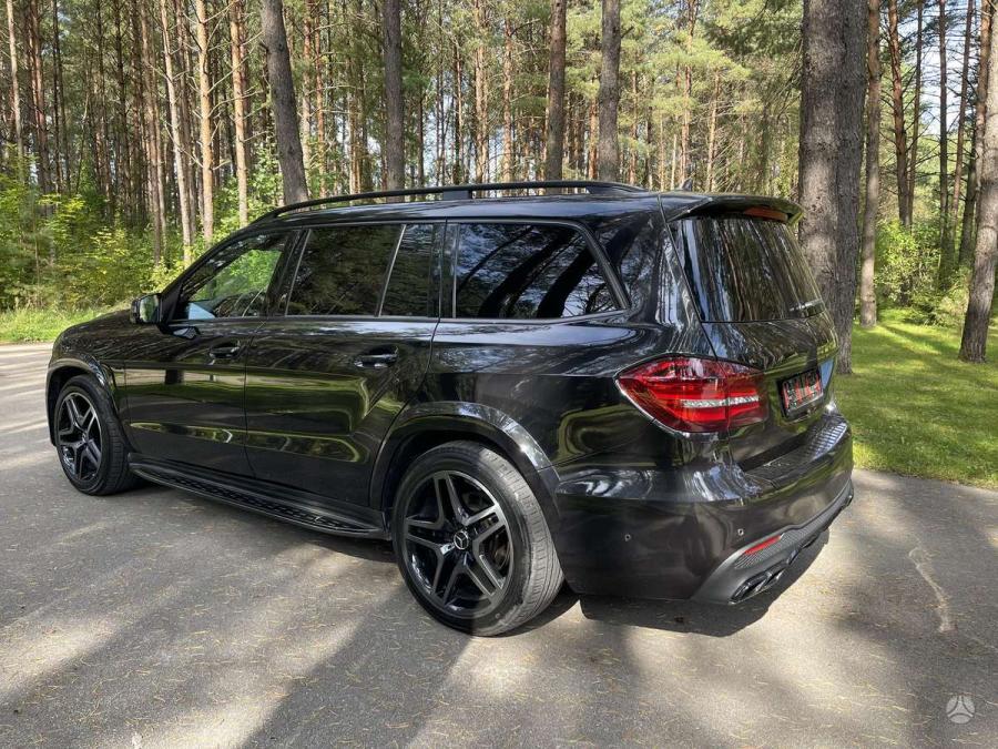Black Mercedes-Benz GLS 550 2018 in Vilnius, with an engine capacity of 4.70 L and mileage of 177 thousand km for 32900 €, photo 18 on AUTOMOTO.COM.LV