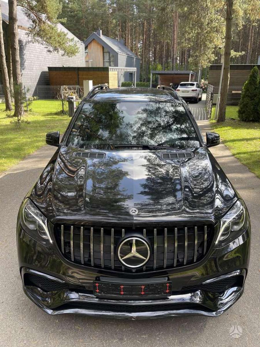 Black Mercedes-Benz GLS 550 2018 in Vilnius, with an engine capacity of 4.70 L and mileage of 177 thousand km for 32900 €, photo 19 on AUTOMOTO.COM.LV