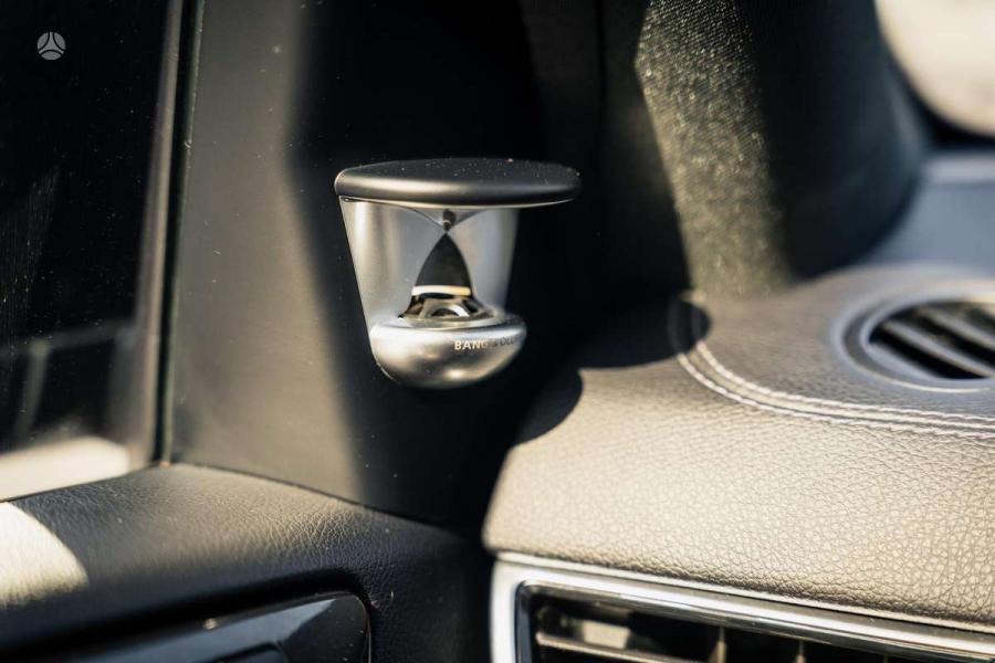 Black Mercedes-Benz GLS 550 2018 in Vilnius, with an engine capacity of 4.70 L and mileage of 177 thousand km for 32900 €, photo 23 on AUTOMOTO.COM.LV