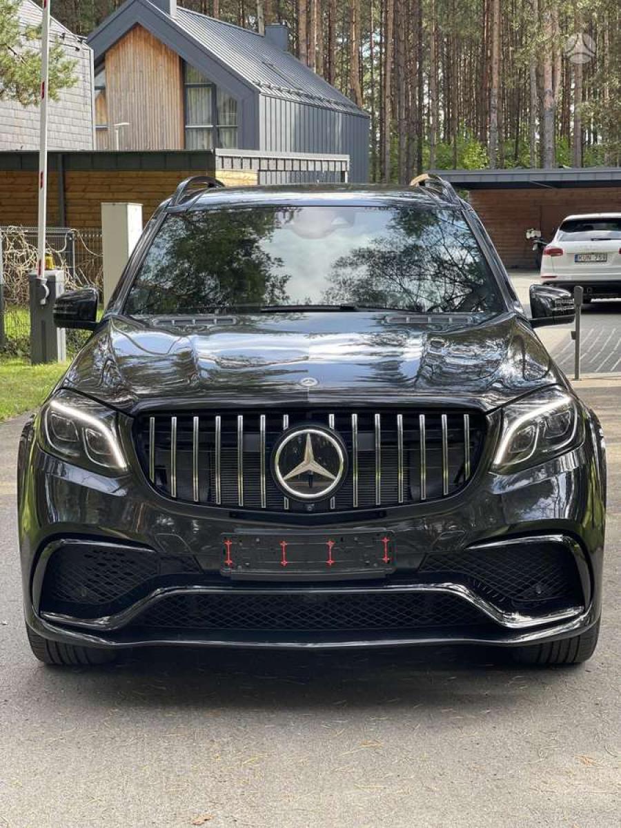 Черный Мерседес GLS 550 2018 в Вильнюс, объемом двигателя 4.70 л и пробегом 179 тыс. км за 32900 €, фото 3 на AUTOMOTO.COM.LV