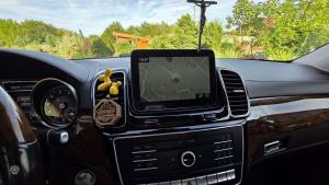 Black Mercedes-Benz GLS 550 2019 in Alytus, with an engine capacity of 4.66 L and mileage of 189 thousand km for 35000 €, photo 12 on AUTOMOTO.COM.LV
