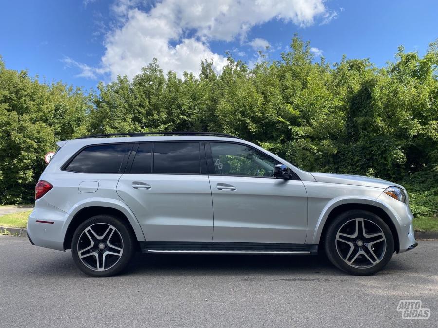 Pelēks Mercedes-Benz GLS 550 2017 Viļņa, ar dzinēja tilpumu 4.70 L un nobraukumu 176 tūkst. km par 28000 €, foto 3 vietnē AUTOMOTO.COM.LV