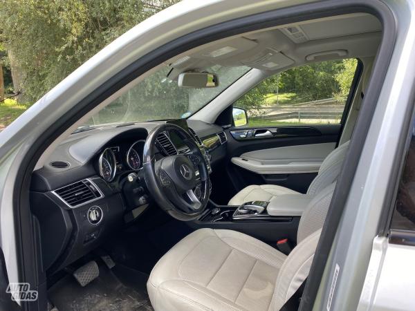 Grey Mercedes-Benz GLS 550 2017 in Vilnius, with an engine capacity of 4.70 L and mileage of 176 thousand km for 28000 €, photo 9 on AUTOMOTO.COM.LV