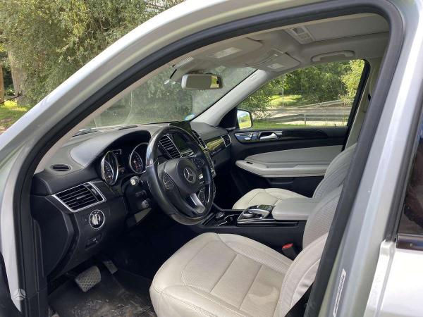 Grey Mercedes-Benz GLS 550 2017 in Vilnius, with an engine capacity of 4.70 L and mileage of 176 thousand km for 28000 €, photo 10 on AUTOMOTO.COM.LV