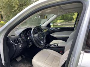 Grey Mercedes-Benz GLS 550 2017 in Vilnius, with an engine capacity of 4.70 L and mileage of 176 thousand km for 28000 €, photo 11 on AUTOMOTO.COM.LV