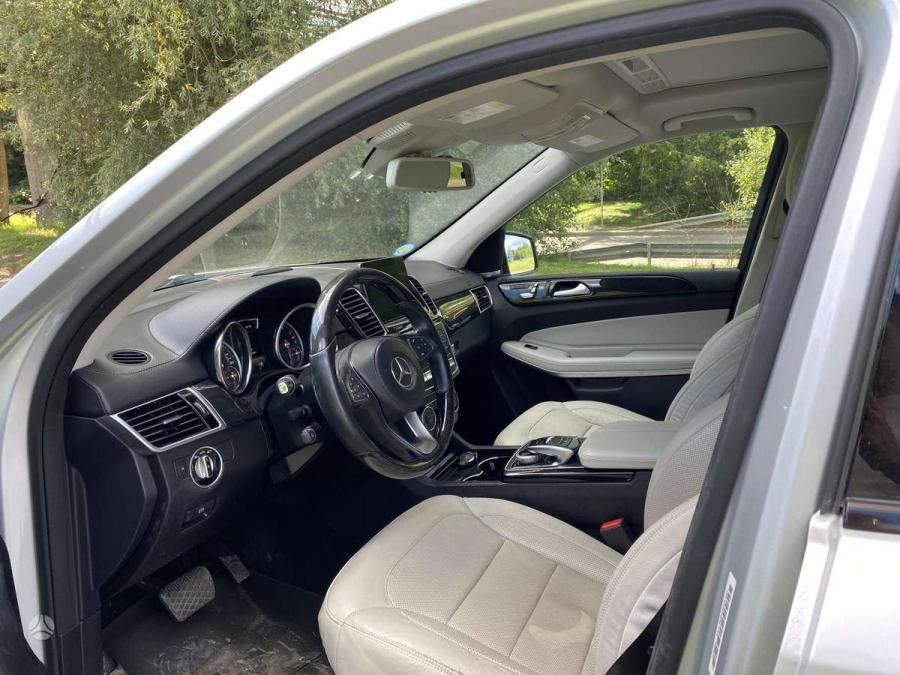 Grey Mercedes-Benz GLS 550 2017 in Vilnius, with an engine capacity of 4.70 L and mileage of 176 thousand km for 28000 €, photo 11 on AUTOMOTO.COM.LV