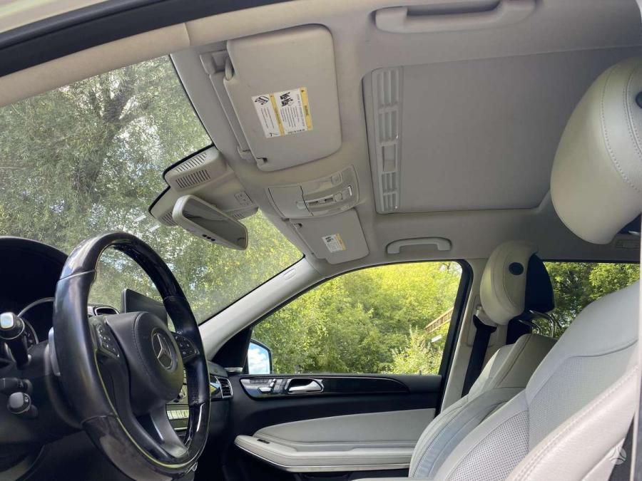 Grey Mercedes-Benz GLS 550 2017 in Vilnius, with an engine capacity of 4.70 L and mileage of 176 thousand km for 28000 €, photo 12 on AUTOMOTO.COM.LV