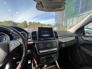 Красный Мерседес GLS 550 2018 в Шяуляй, объемом двигателя 4.66 л и пробегом 89 тыс. км за 37000 €, фото 7 на AUTOMOTO.COM.LV