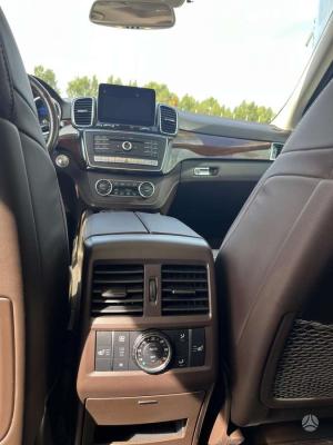 Красный Мерседес GLS 550 2018 в Шяуляй, объемом двигателя 4.66 л и пробегом 89 тыс. км за 37000 €, фото 14 на AUTOMOTO.COM.LV